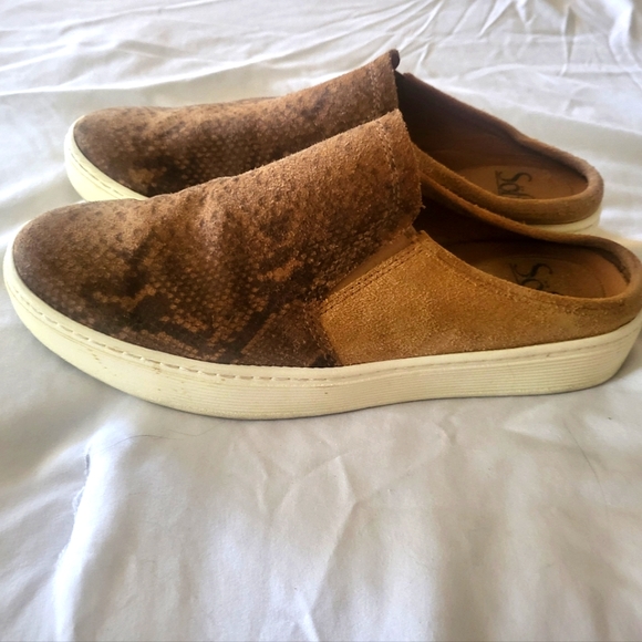 Sofft | Shoes | Sofft Slipon Sneakers Snake Printon Trend | Poshmark